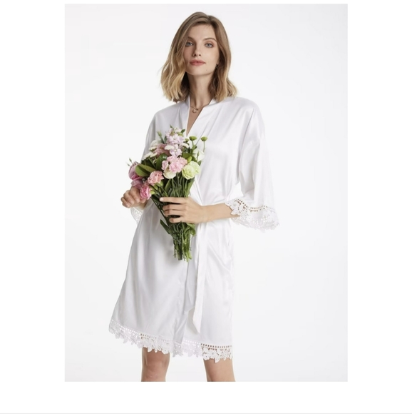 Aw Bridal | Intimates & Sleepwear | Aw Bridal Short Satin Robe Small ...